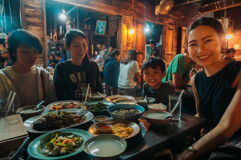9 BEST Cafes and Restaurants in Lampang, Thailand
