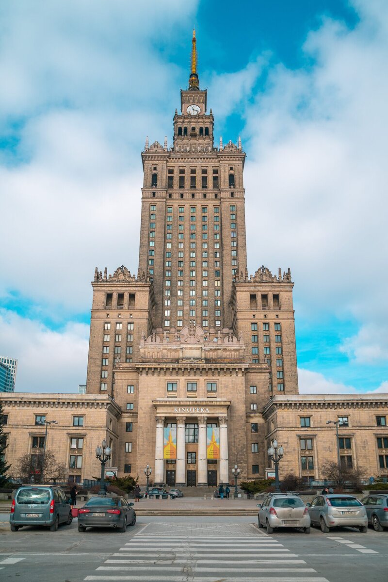 Explore Warsaw: A Guide to Its Top Attractions