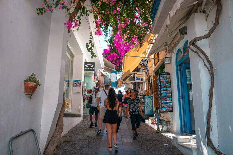 10 Wonderful Things to Do in Fira (Thera), Santorini for Solo Travelers