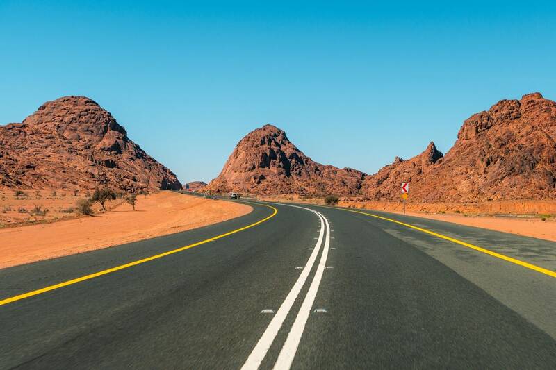 A Guide to Renting a Car in Saudi Arabia: 19 Essential Tips