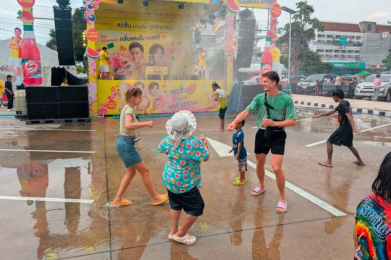 How to Get From Bangkok/Ubon Ratchathani to Pakse, Laos, and Vice Versa