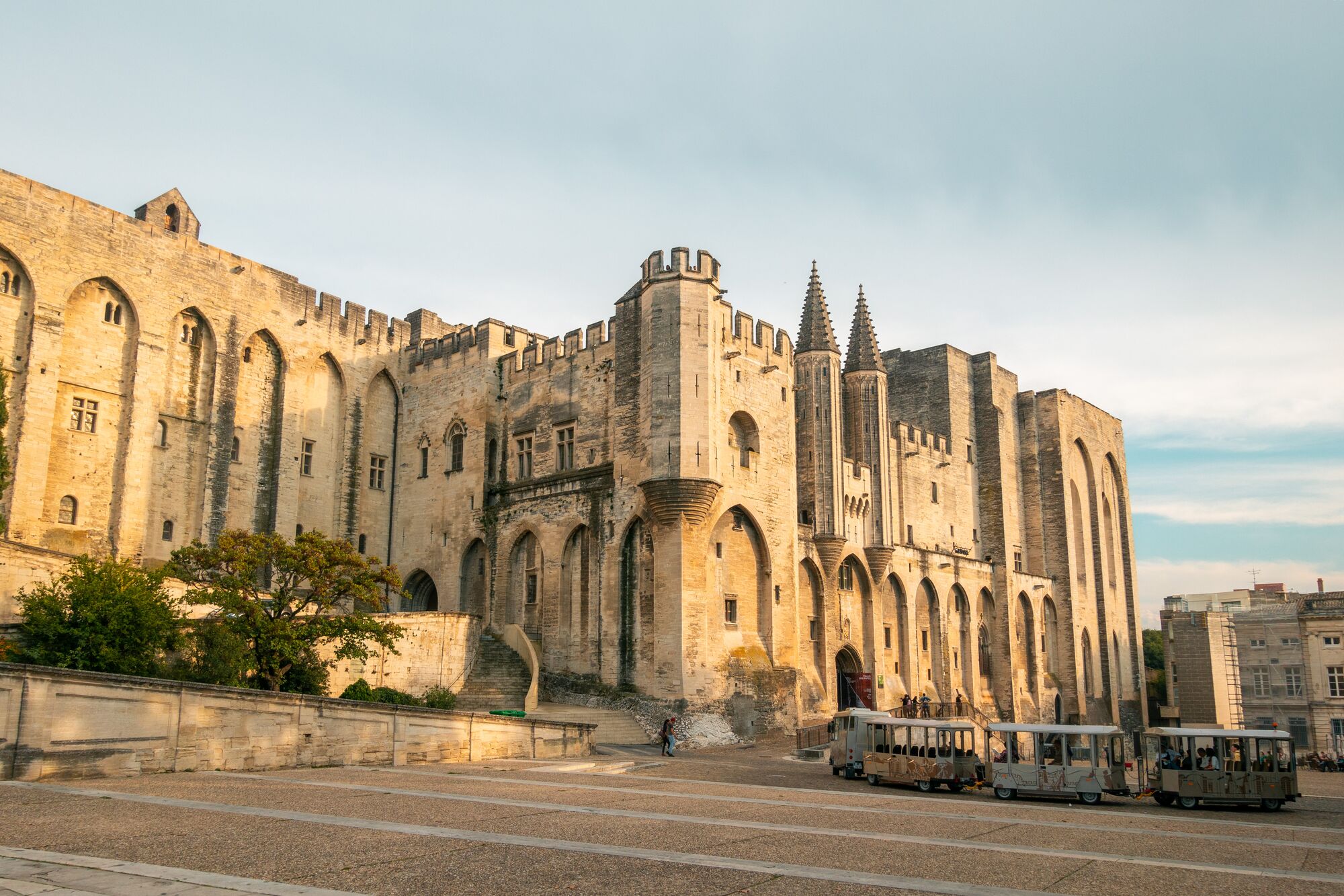 The Ultimate Guide to Avignon: 8 Incredible Things to Do, and More