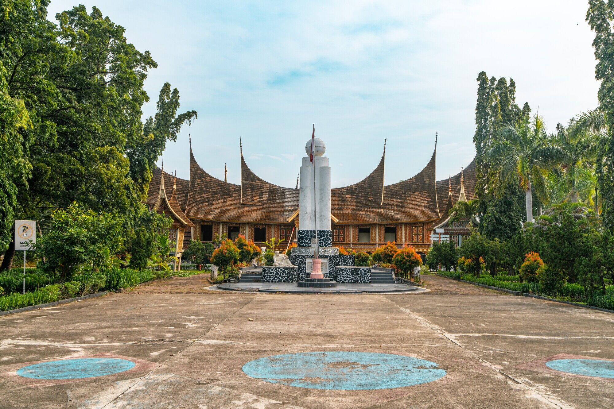 8 Impressive Things to Do in Padang for Solo Travelers