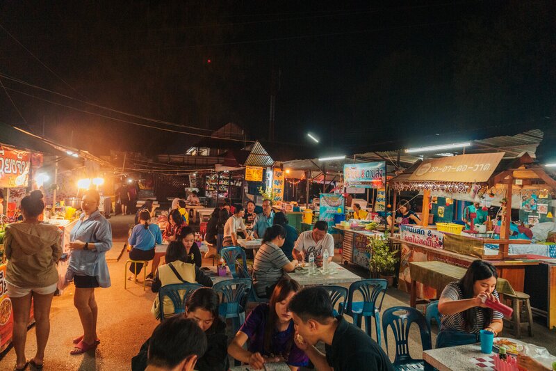 9 BEST Cafes and Restaurants in Lampang, Thailand