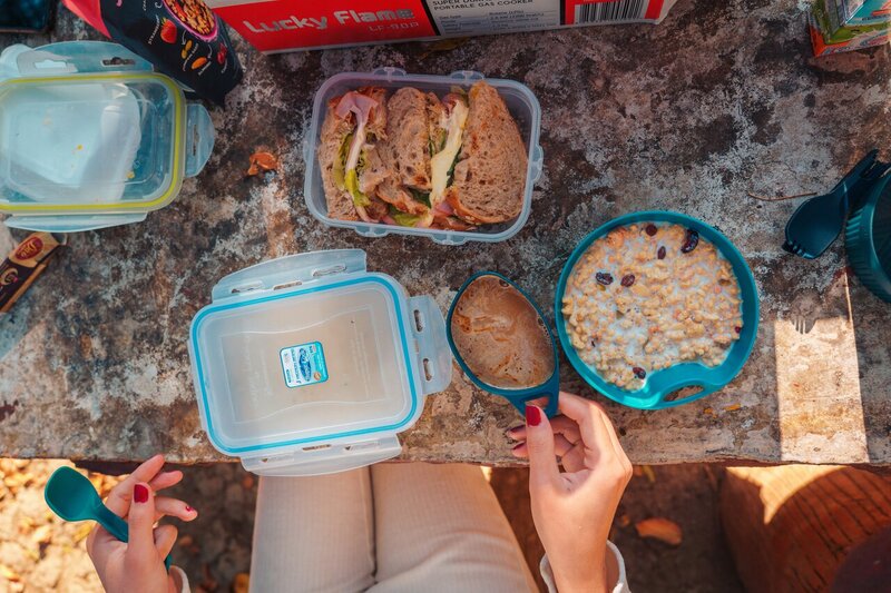 16 BEST Budget Tips on How to Travel the World Cheaply