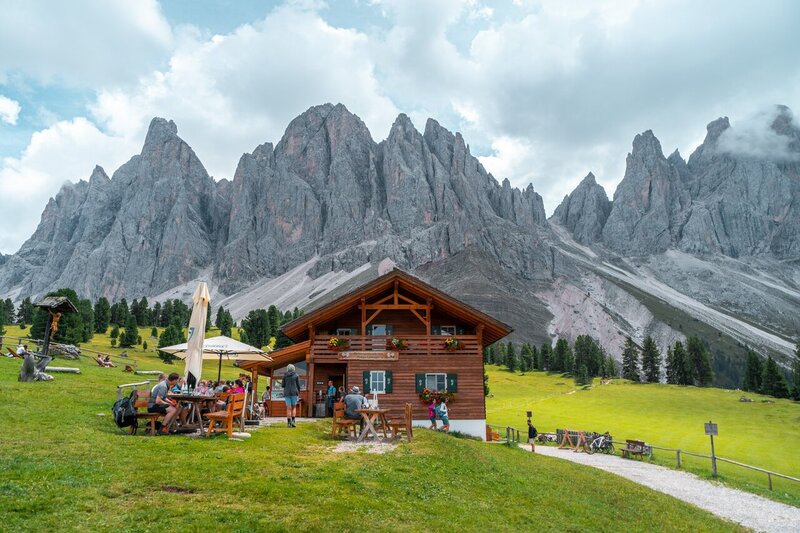 Backpacking Italy: A 2-Week Northern Italy EPIC Itinerary