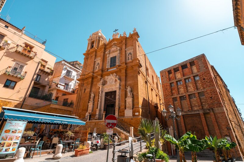 Backpacking Sicily: A 7-Day Journey of A Lifetime