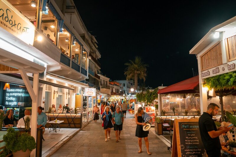 3 Days Backpacking Greek Islands Itinerary for Solo Travelers