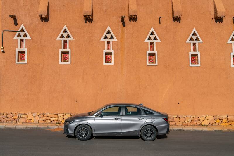 A Guide to Renting a Car in Saudi Arabia: 19 Essential Tips