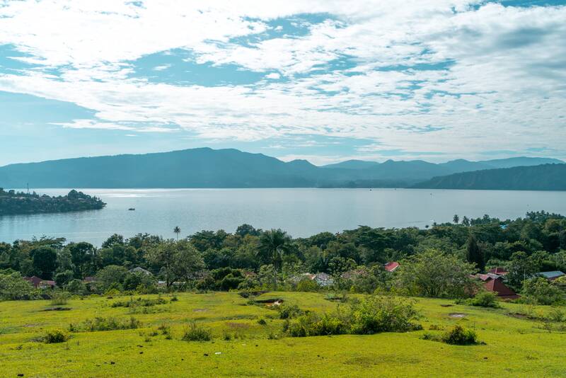 Lake Toba Travel Guide: 10 Awesome Things to Do, and More