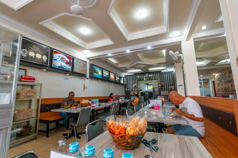 8 Impressive Things to Do in Padang for Solo Travelers