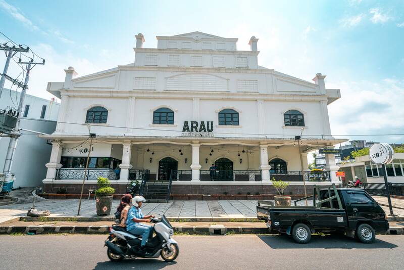 8 Impressive Things to Do in Padang for Solo Travelers