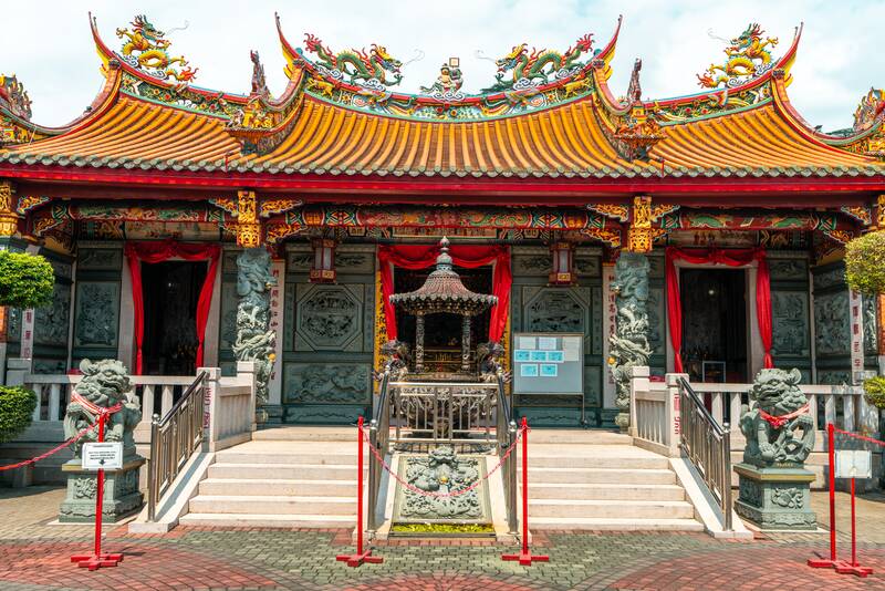 8 Impressive Things to Do in Padang for Solo Travelers