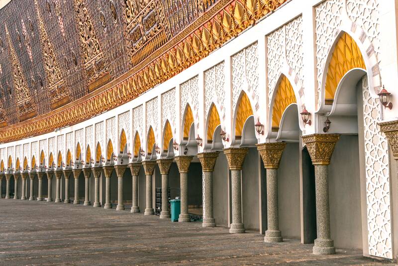 8 Impressive Things to Do in Padang for Solo Travelers