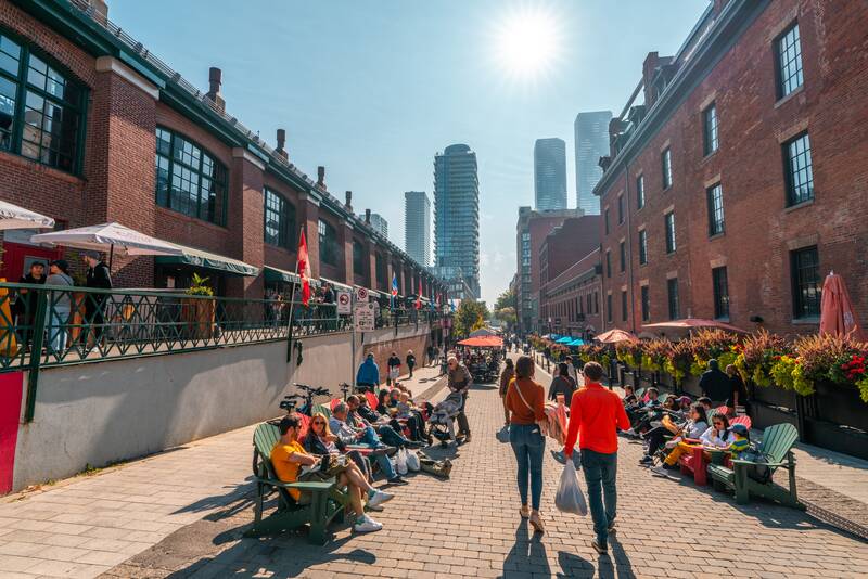 Discover Toronto: 12 Awesome Things to Do and See