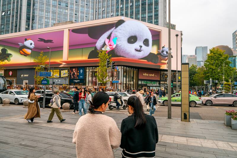 Visiting Chengdu: 10 Best Things to Do & More
