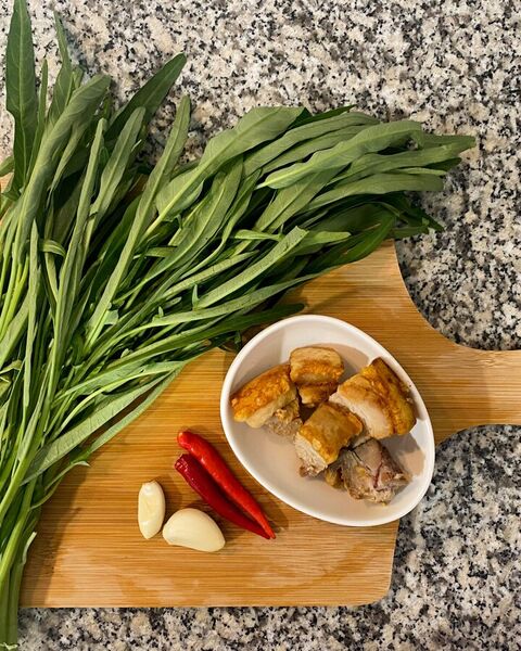 Stir Fried Water Spinach Recipe (Pad Pug Boong)