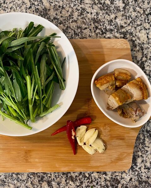 Stir Fried Water Spinach Recipe (Pad Pug Boong)