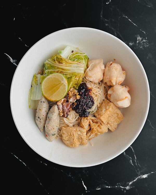 Thai Street Style Dry Tom Yum Noodle (Ba Mee Haeng) Recipe